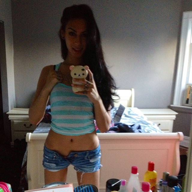 Heidi Hylton Jerks Off Photo 12