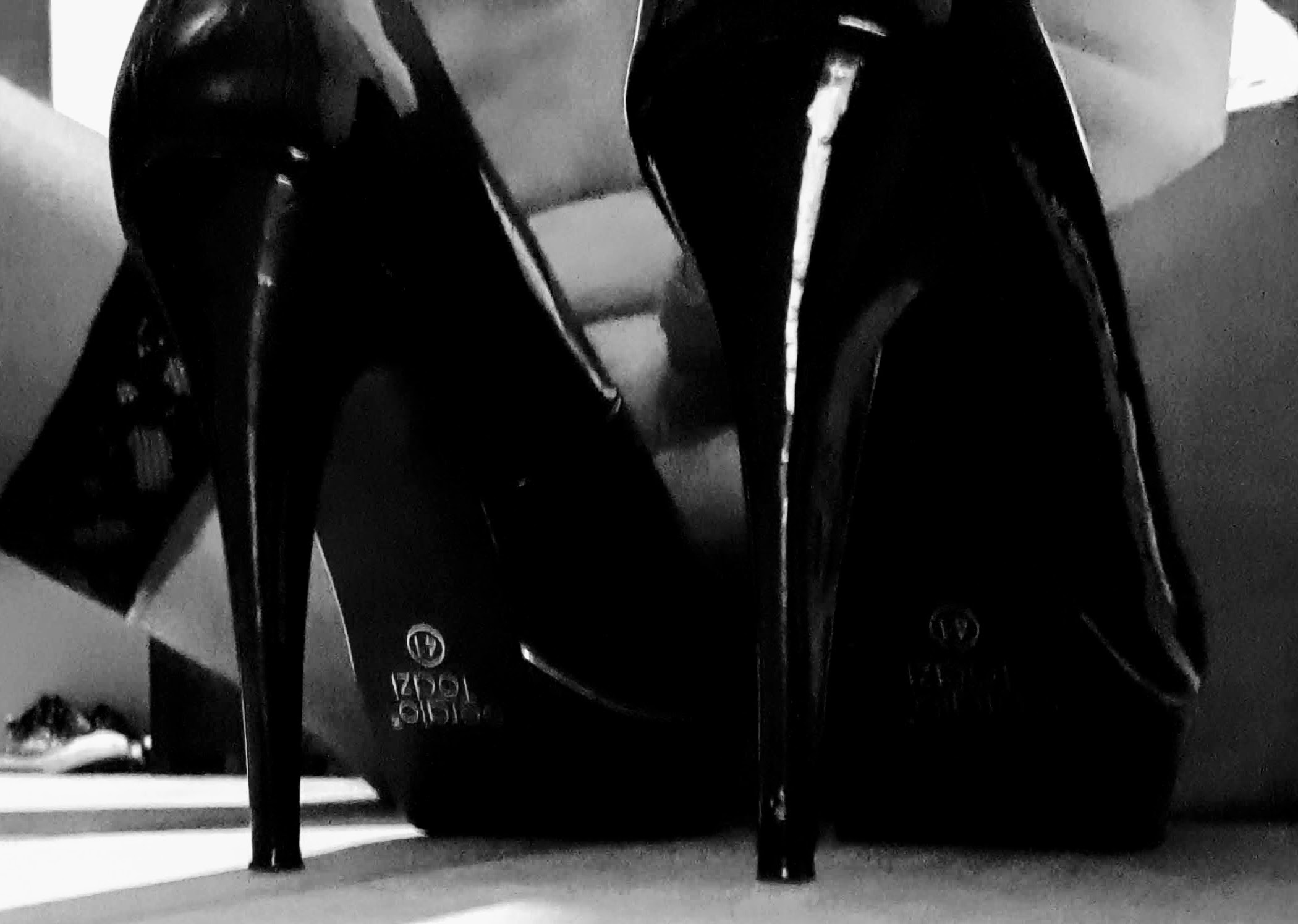 Heel Play Photo 9