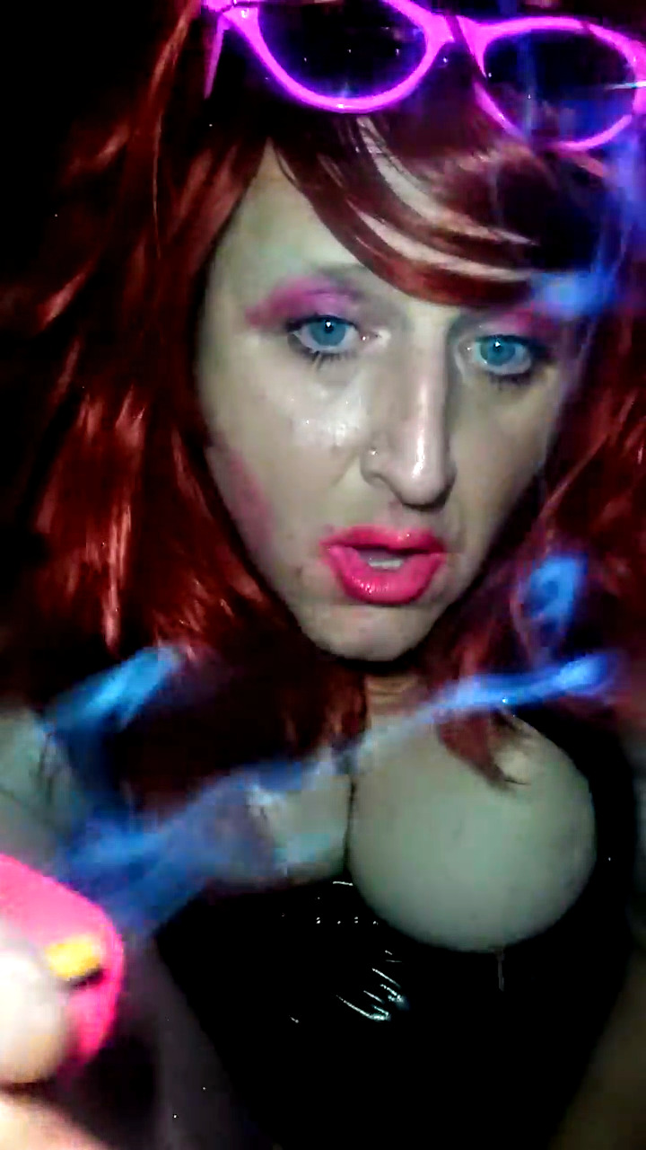 Smoking Cd Slut Photo 42
