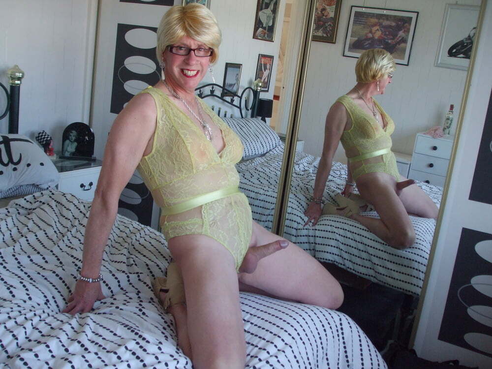 Mature Tv And Cd 185 Photo 21