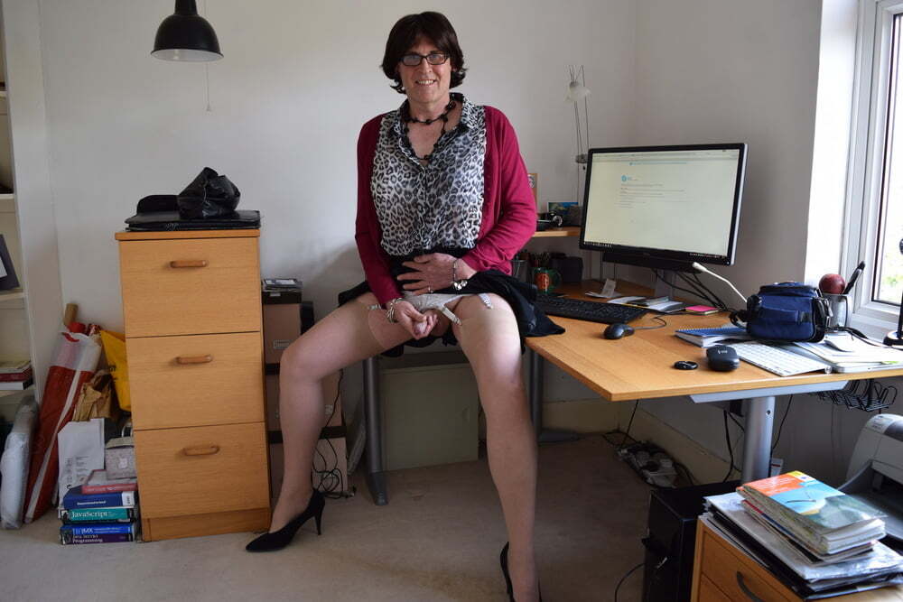 Mature Tv And Cd 219 Photo 7