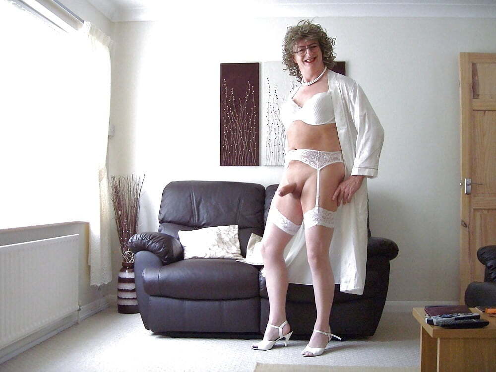 Mature Tv And Cd 226 Photo 3
