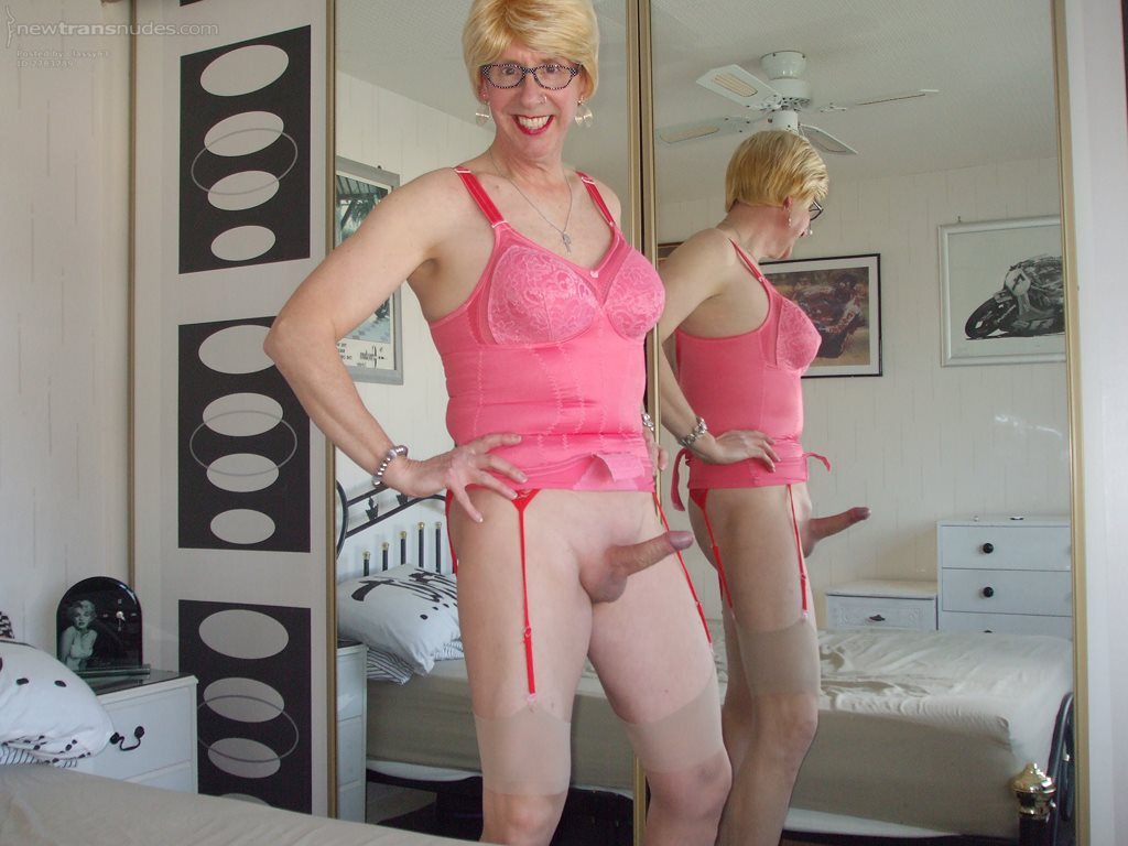 Miss Andi Moorcock Mature Crossdresser Loves To Expose 9 Photo 6