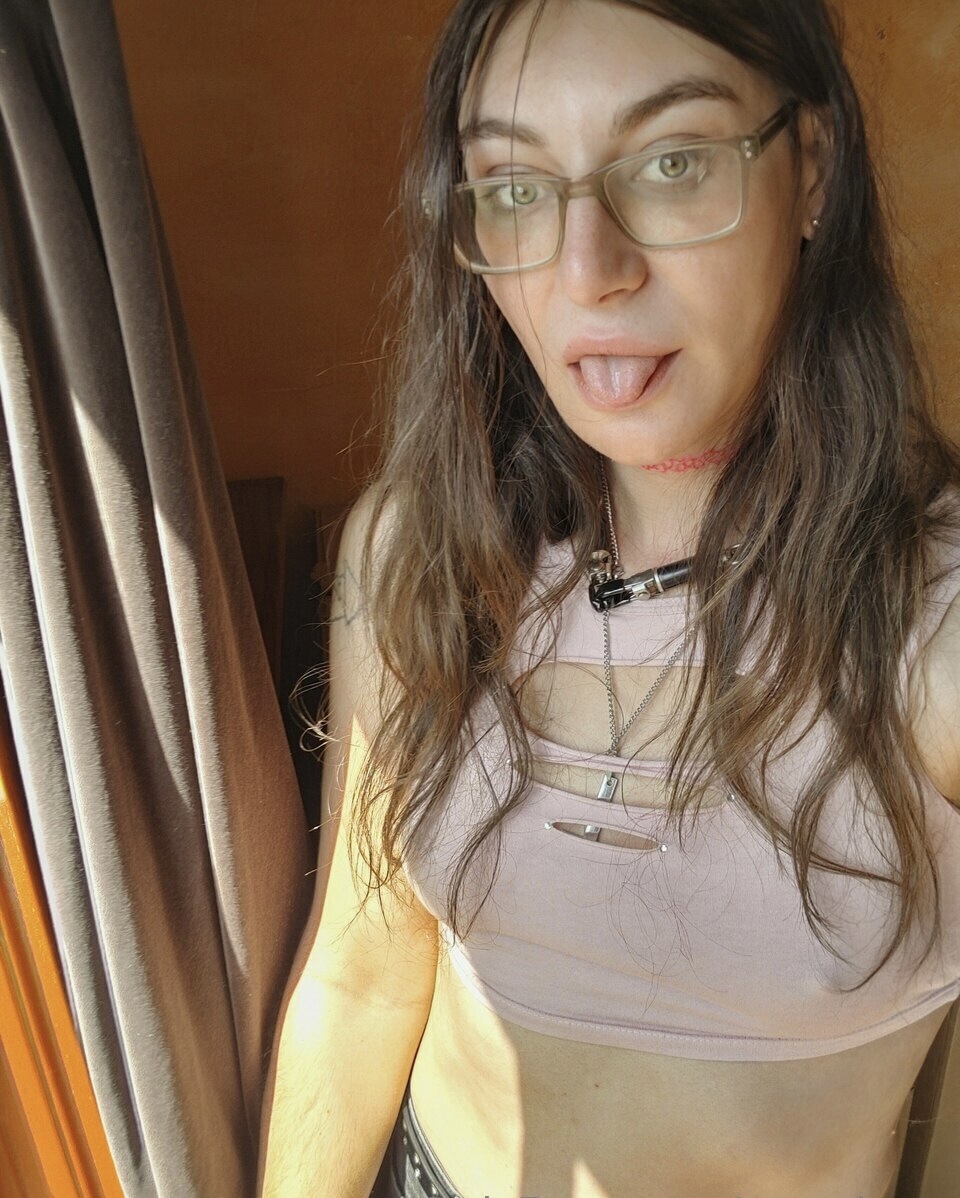 Tessa Luna Photo 5