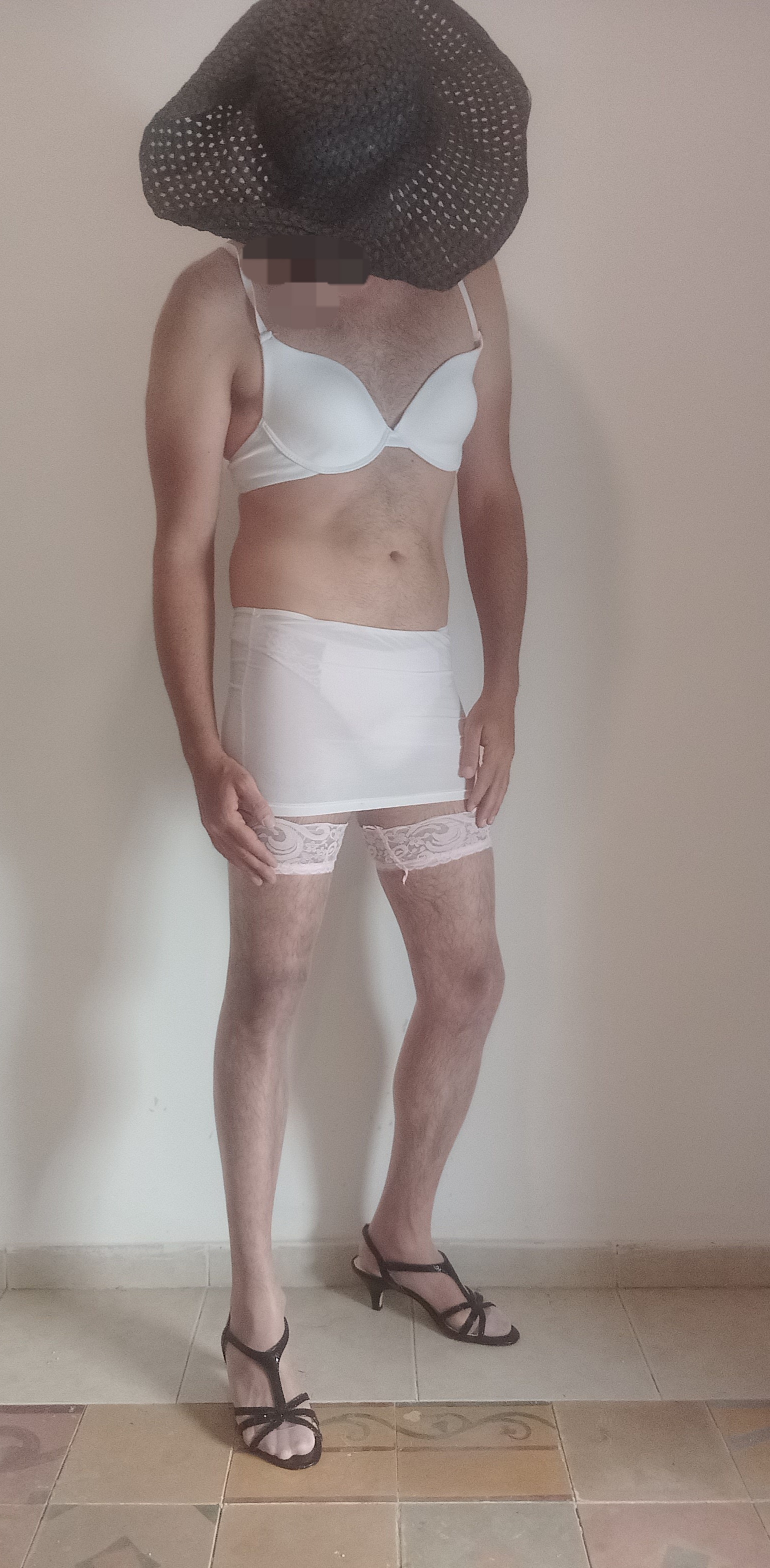 A Surprise Under My Skirt Photo 5