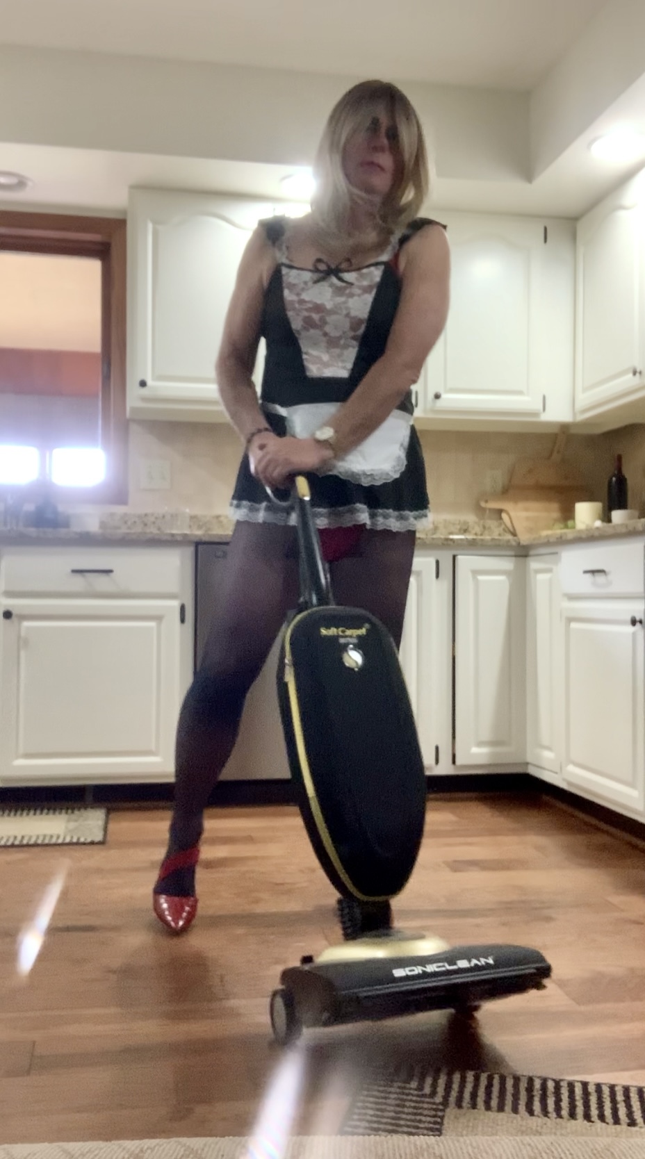 Sissy Maid Dianna Photo 7