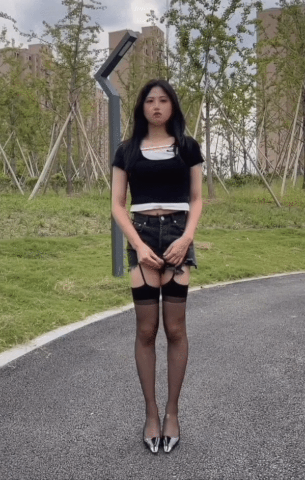 Suki Trans Photo 11