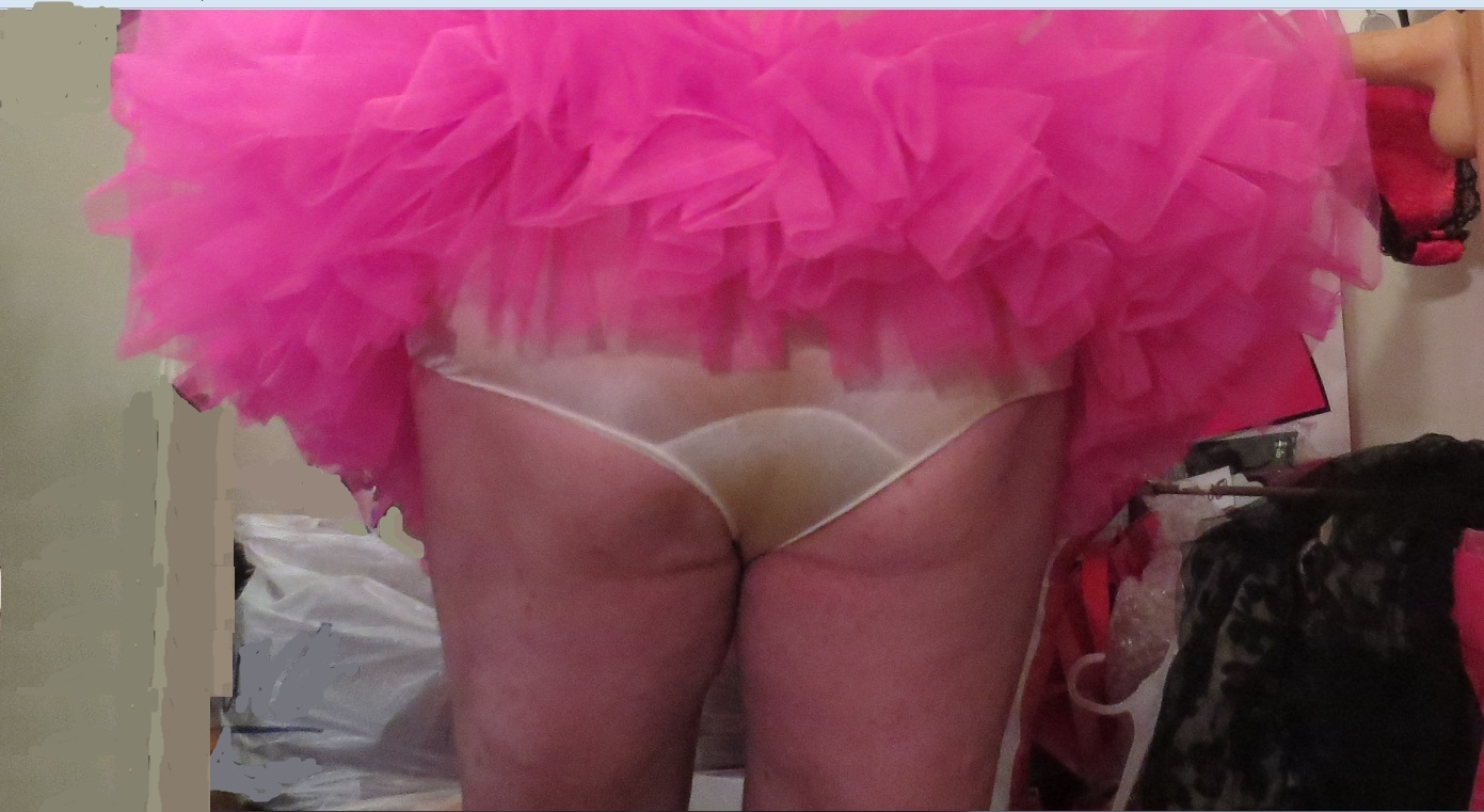Sissy Husband Lilee Photo 15