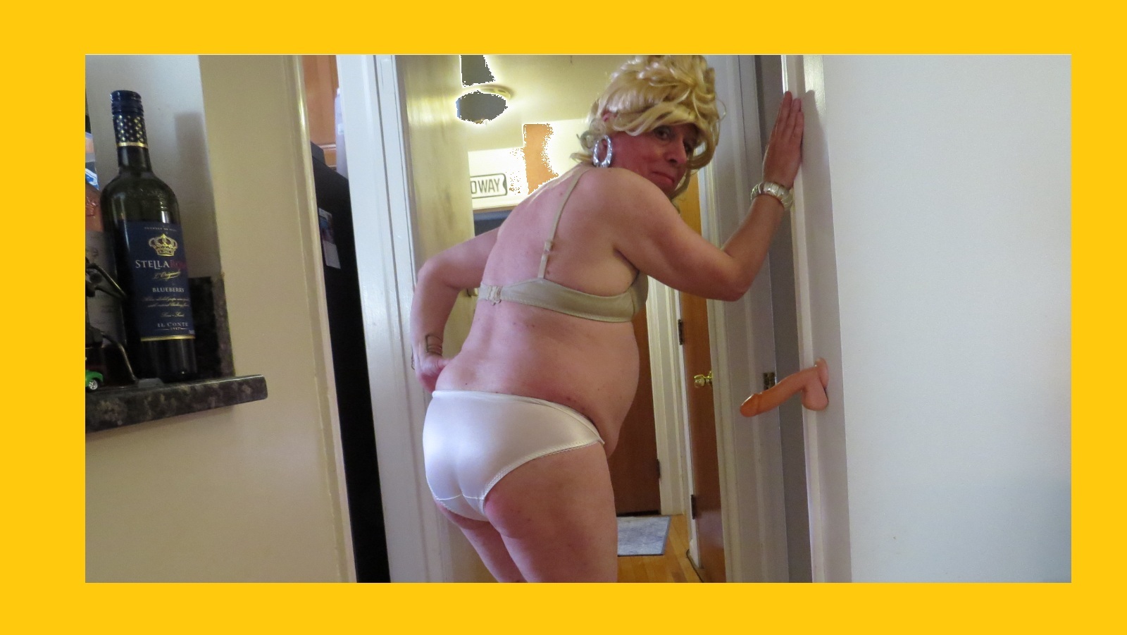 Sissy Husband Lilee Photo 4