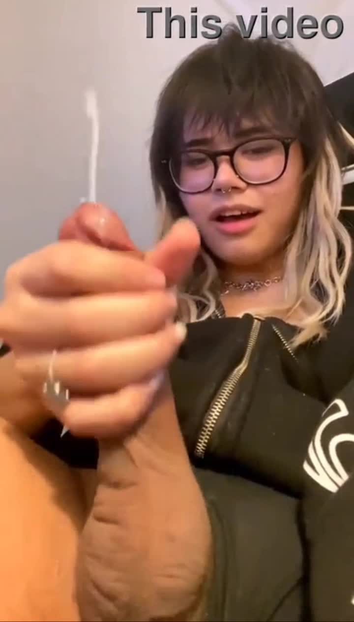 Kiana Rapidfire Cumshots - aShemaletube.com